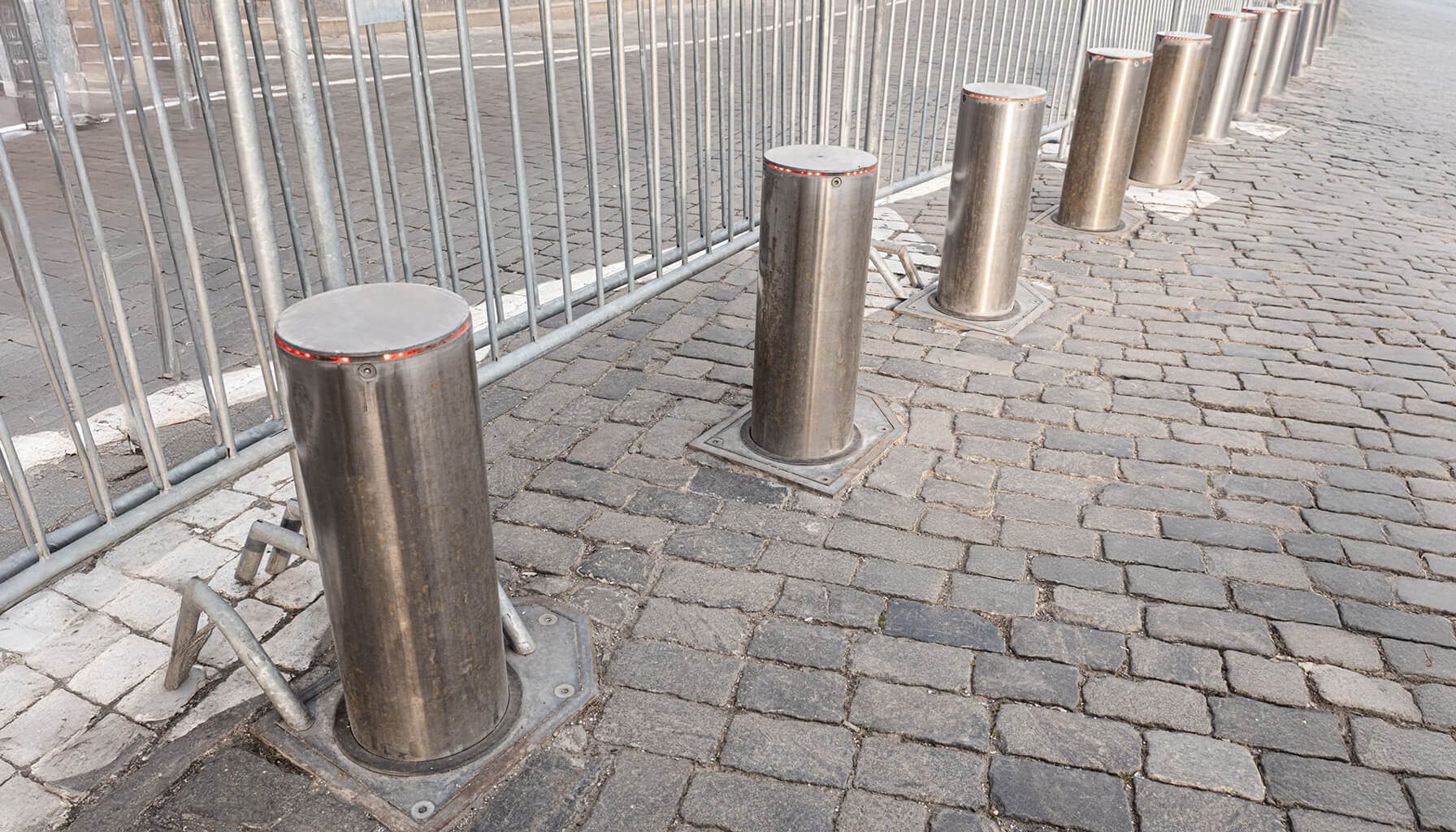Can a bollard stop a truck? - Trusted China Manufacturer of Bollards ...